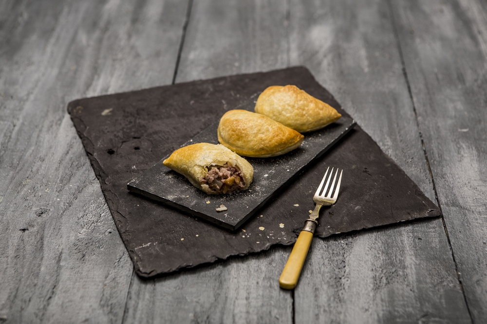 Penny Lane Unbaked Mini Beef Cocktail Pasty [60x80g] - Bradleys